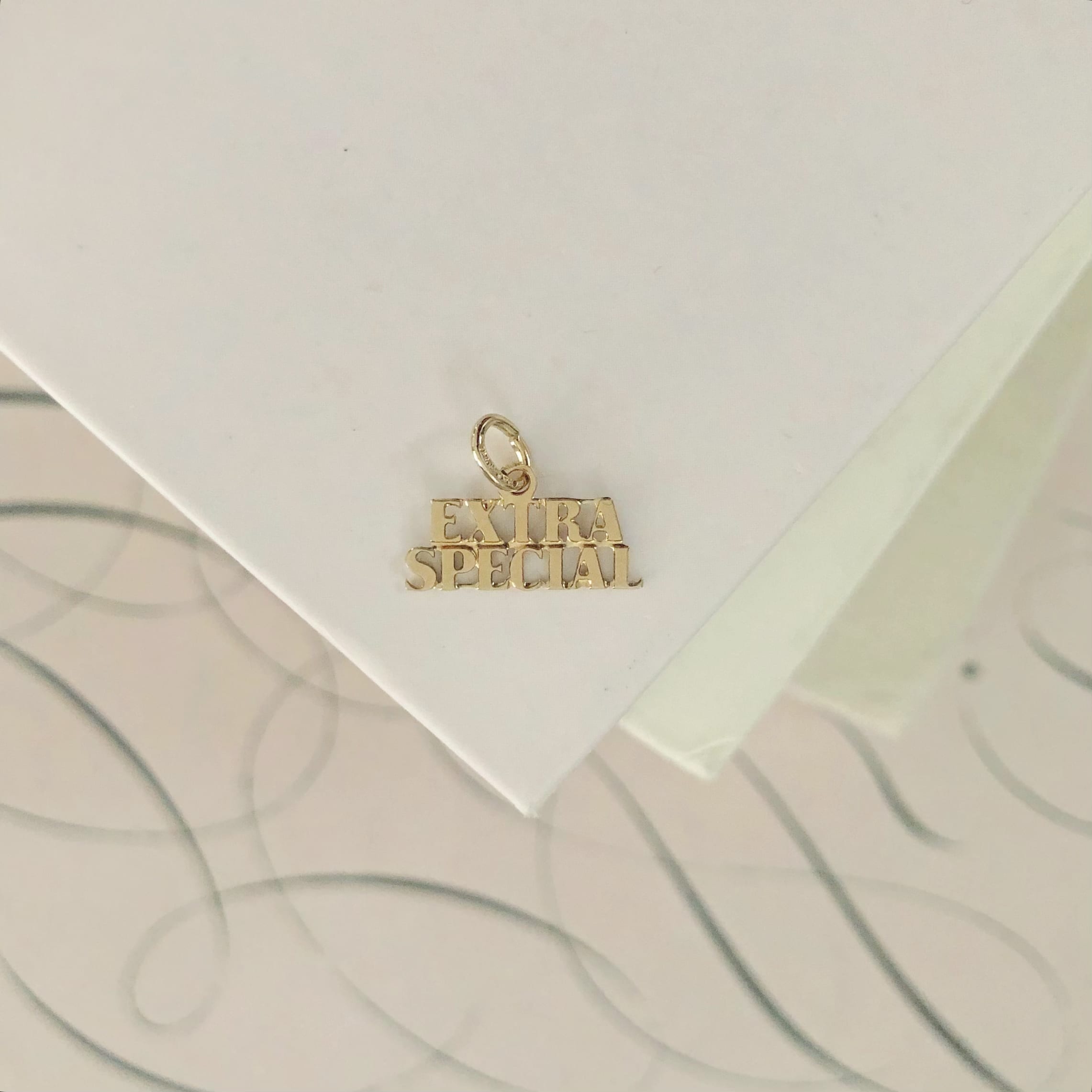 Vintage Extra Special Charm – WinterLemon
