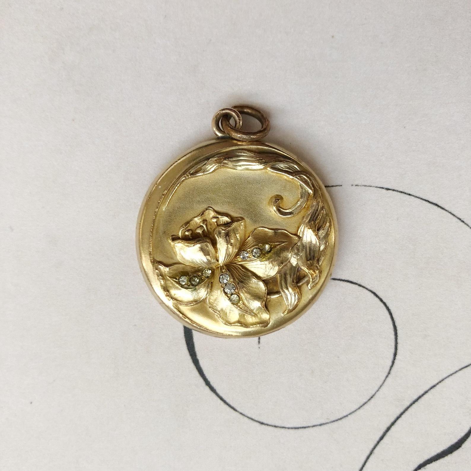 Lilly Art Nouveau Vintage Locket – WinterLemon