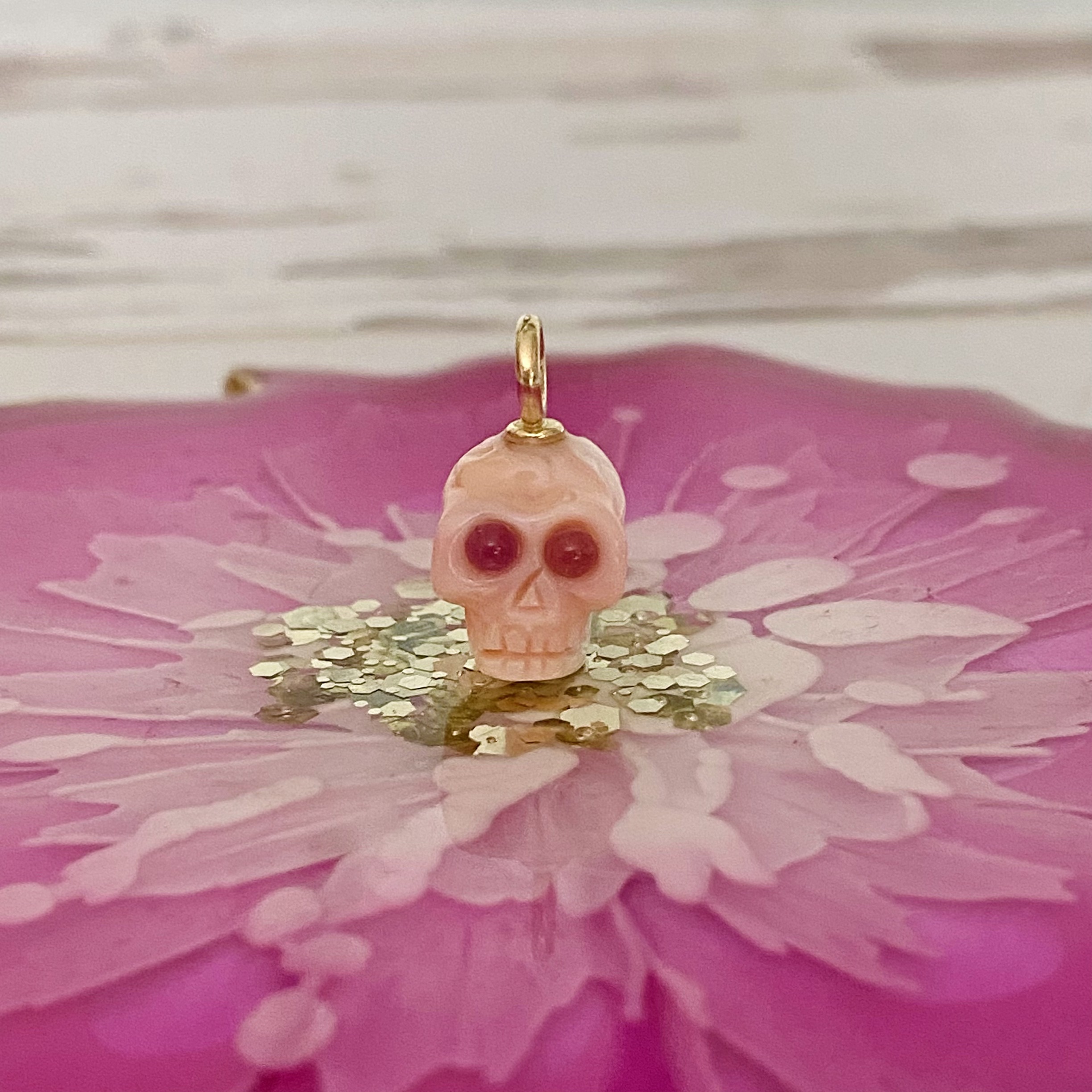 Petal 14k Gold Pink Conch Shell Skull Charm – WinterLemon