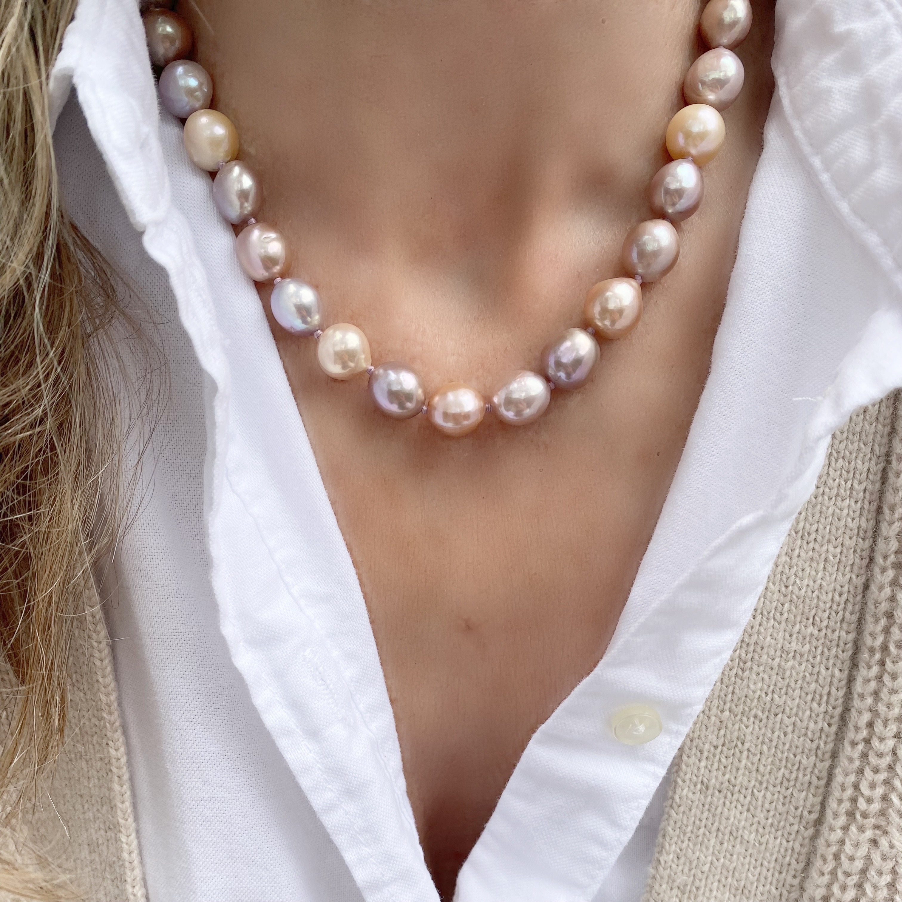 Krizia Classic Edison Pearl Silk Knotted Open Loop Necklace – WinterLemon