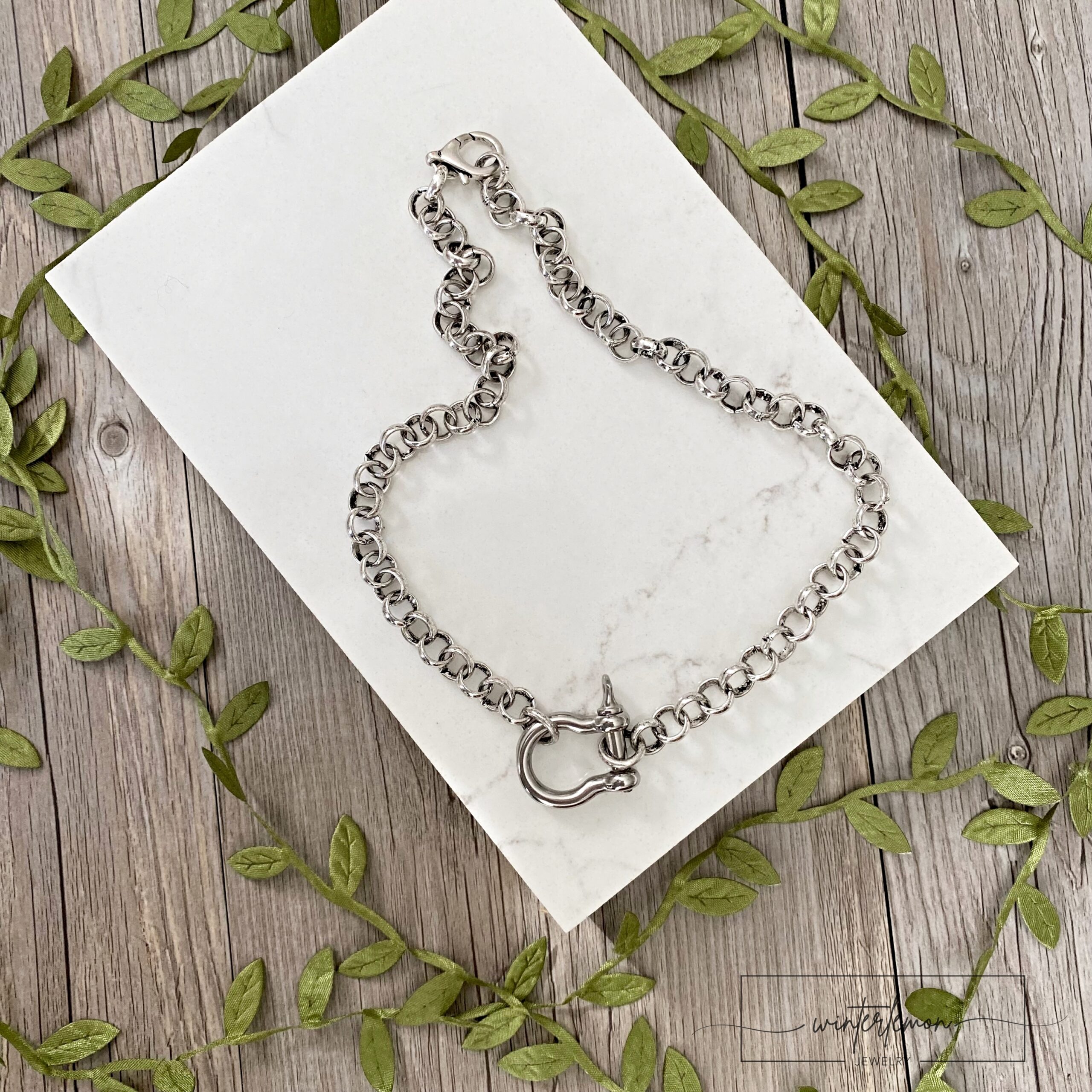 Heavy Metal Collection Silver Chain Shackle Necklace – WinterLemon